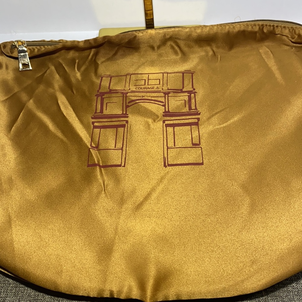 Courage. B Cut Out With Snap In Gold Insert Shoulder … - Gem